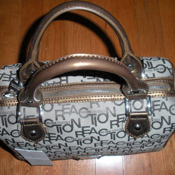 Kenneth Cole Reaction | Bags | Womens Kenneth Cole Reaction Logo ...